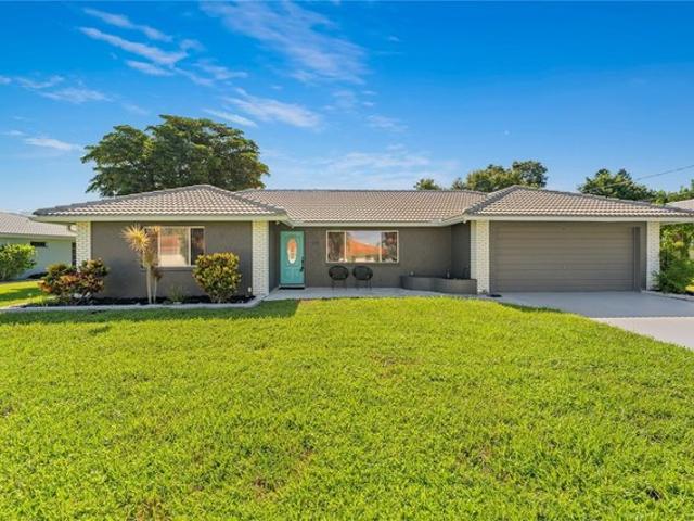 420 Signorelli Dr, Nokomis, FL 34275