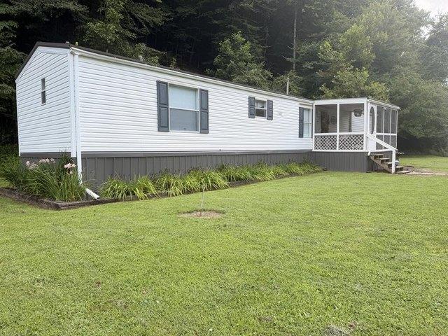 420 Sugarloaf Br, Prestonsburg, KY 41653
