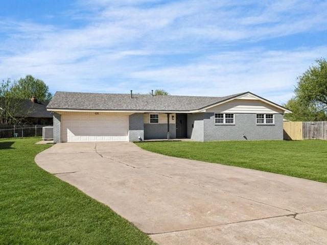 420 SW 24th St, El Reno, OK 73036