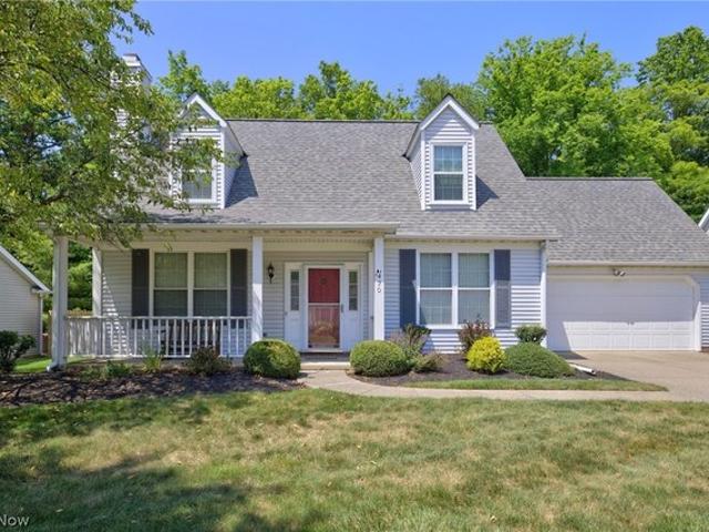 420 Pebblebrook Dr, Willoughby Hills, OH 44094
