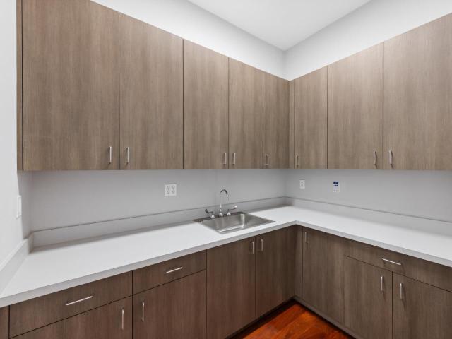 420 Peninsula Avenue