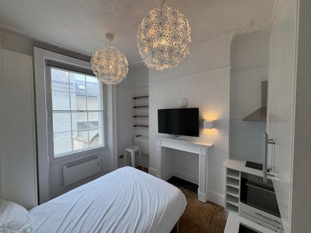 £420 Per Week Including Utilities | Students Only!