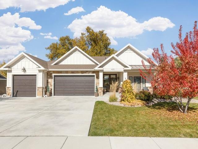 420 Rawlins Cir, Centerville, UT 84014