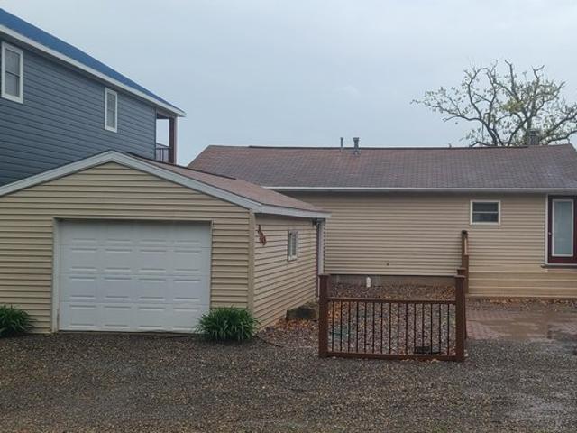 420 River View Rd, Guttenberg, IA 52052