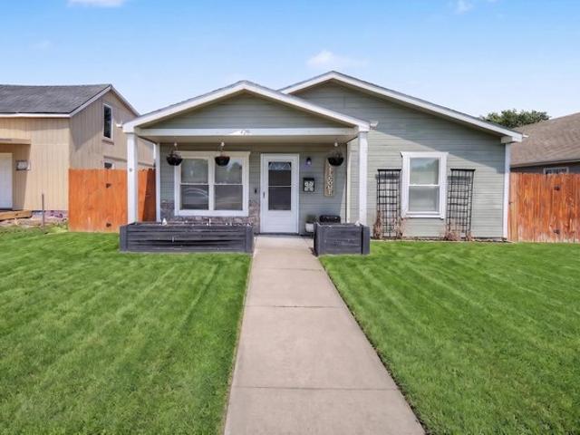 420 W 13th St, Junction City, KS 66441