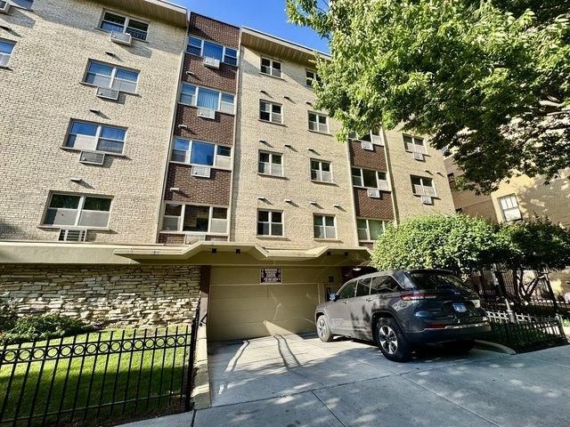 420 W Aldine Ave Apt 406, Chicago, IL 60657