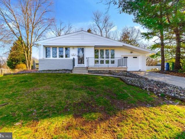 420 W Fireside Ct, Cherry Hill, NJ 08003