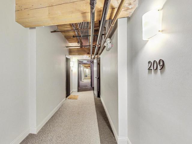 420 W Ontario Street # 209