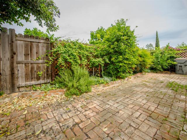 420 W Southwood Dr, Woodland, CA 95695 | MLS #226035