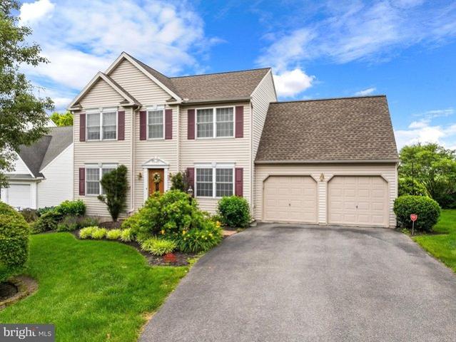 420 Woodhall Dr, Willow Street, PA 17584