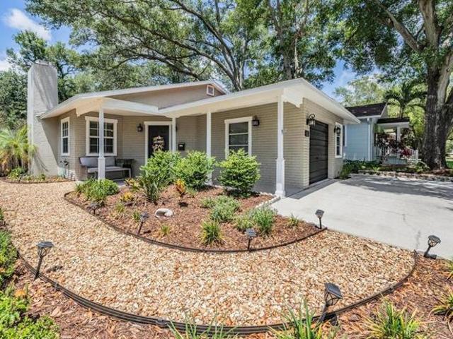 420 Woodlawn Ave, Belleair, FL 33756