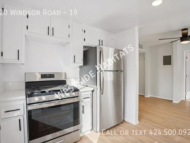 420 Windsor Gorgeous, fully renovated building located in Glendale