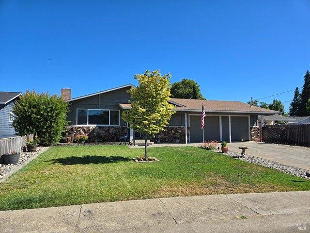 420 Zinfandel Dr, Ukiah, CA 95482