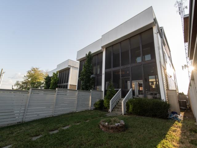 420B 37th Ave N