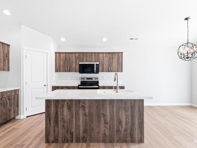 4214 Austin St