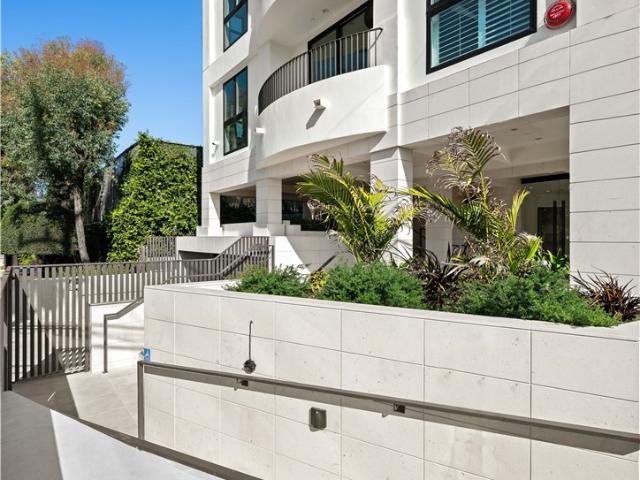 4214 Fulton Avenue 203