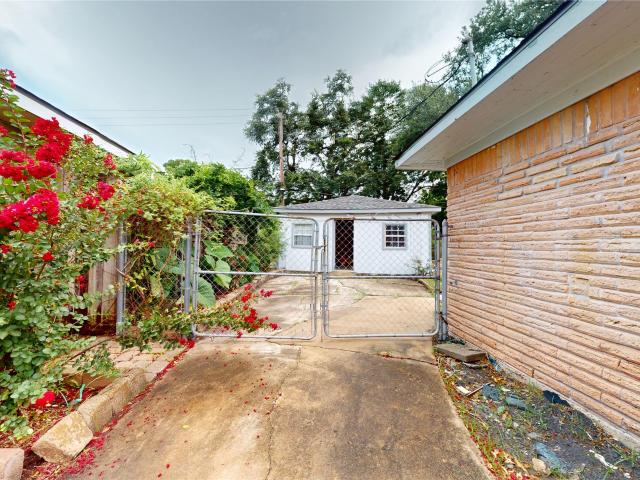 4214 Knotty Oaks Trail, Houston, TX 77045 | MLS #58472 | Compass