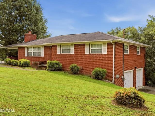 4214 Shangri Dr, Knoxville, TN 37914