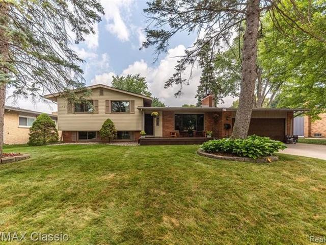 42150 Lakeland Ct, Plymouth, MI 48170