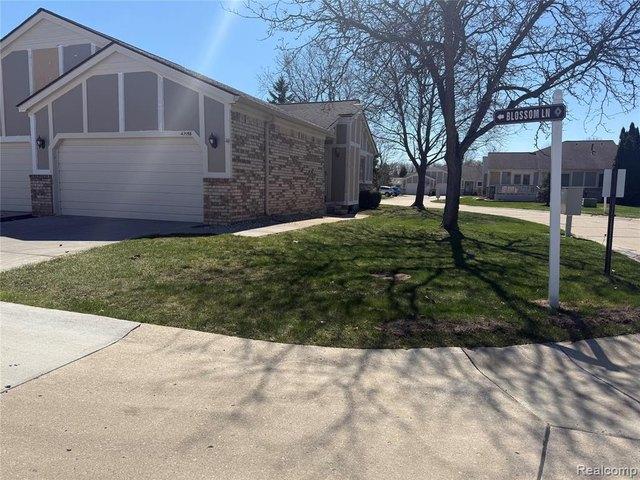 42158 Blossom Ln, Clinton Township, MI 48038