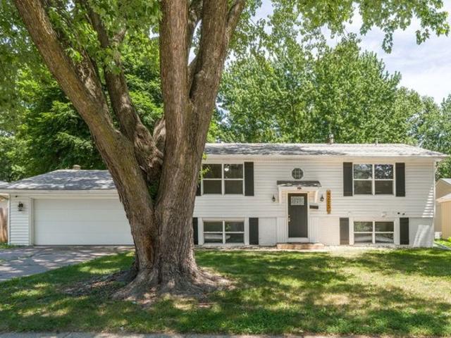 4215 Marquette St, Davenport, IA 52806