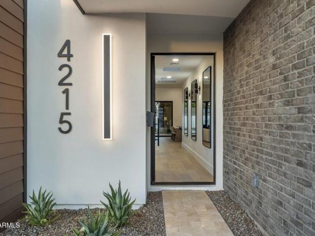 4215 N 42nd St, Phoenix, AZ 85018
