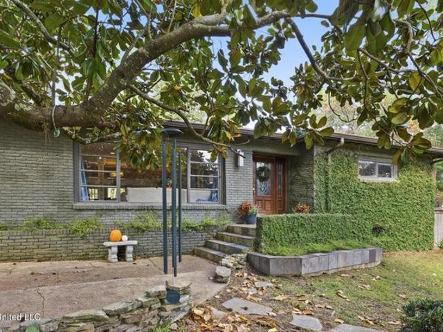 4215 Athens Dr, Jackson, MS 39211