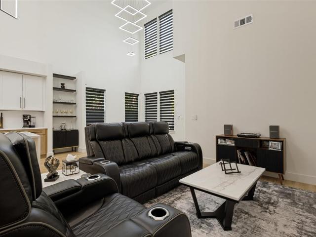 4215 Canada Drive