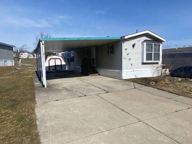 4215 Deems St Unit 475, Milford, MI 48381