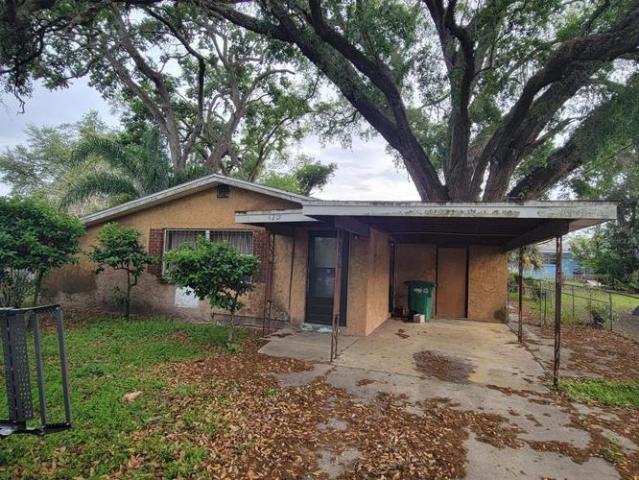 4215 E Paris St, Tampa, FL 33610