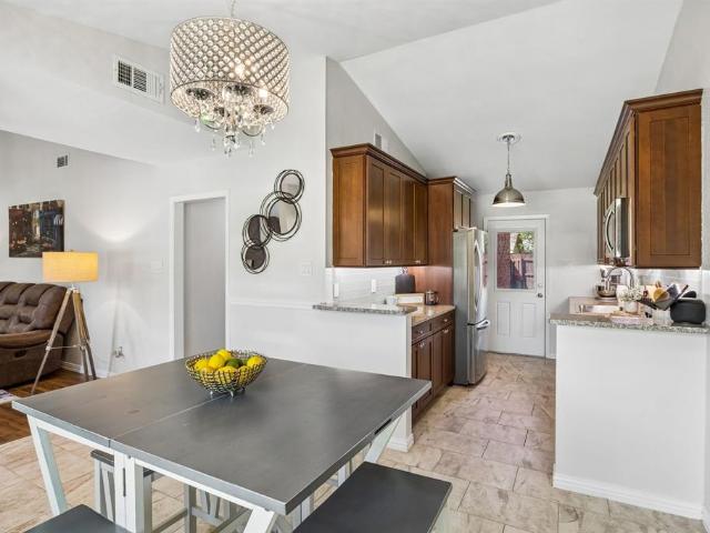 4215 John Court