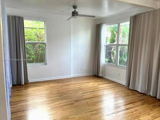 4215 Sheridan Ave #10 Miami Beach, FL 33140