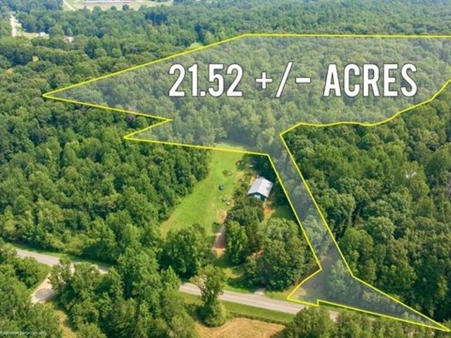 4215 Whiporwill Rd, Gillsville, GA 30543