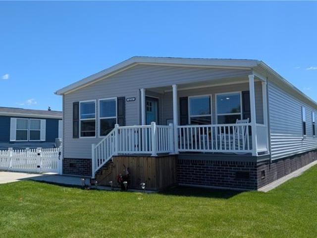 4216 Mohawk Pkwy, Niagara Falls, NY 14304