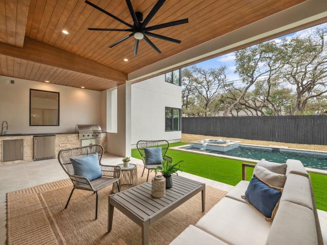 4216 Deepwoods Dr, Austin, TX 78731 | MLS #6729 | Compass