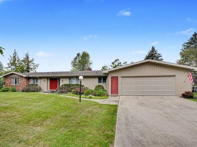 4216 Lake Forest Dr, Kalamazoo, MI 49008