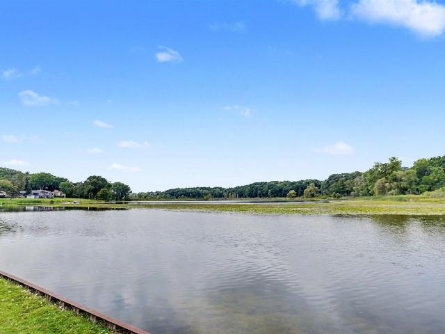 4216 Lake Forest