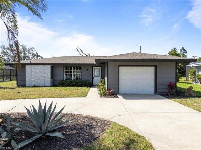 4216 SE 1st Ct, Cape Coral, FL 33904