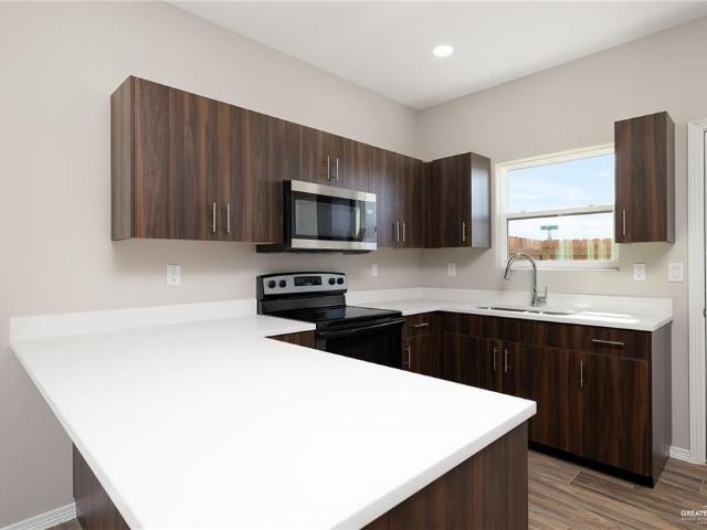 4216 Walnut Street 1