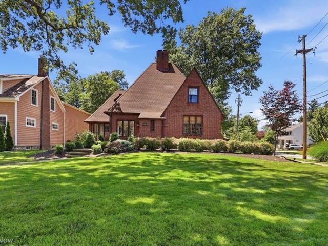 4216 Wooster Rd, Fairview Park, OH 44126