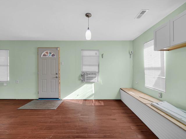 4217 W 41st Place