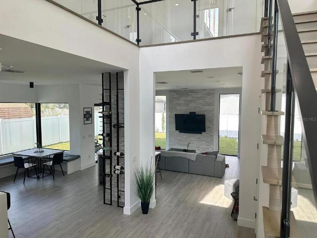 4217 W Arch St, Tampa, FL 33607 | MLS #TB8458 | Compass