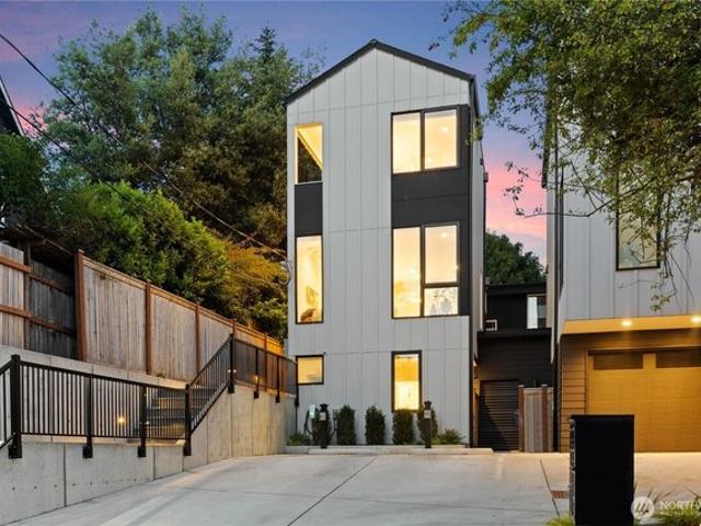 4218 Latona Ave NE Unit 2, Seattle, WA 98105