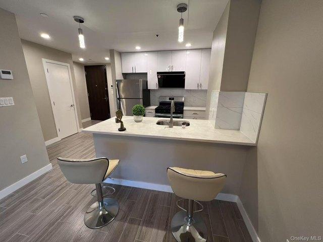 4218 th St Apt 2A, Flushing, NY 11355