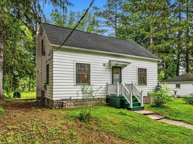 4218 Tonawanda Creek Rd, East Amherst, NY 14051