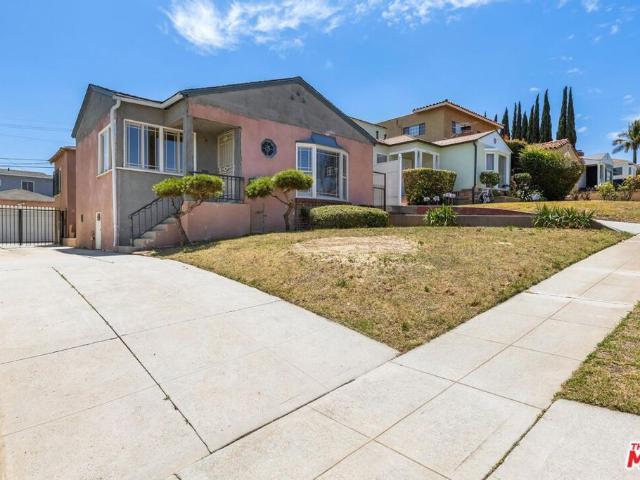 4218 W 58th Place