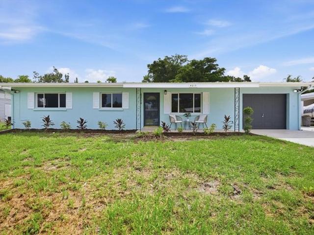 4219 Deerfield Dr, Sarasota, FL 34233