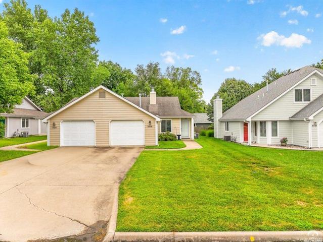 4219 Timberline Ct, Lawrence, KS 66049