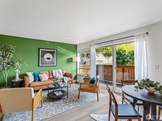4219 Whitman Ave N Apt 2, Seattle, WA 98103