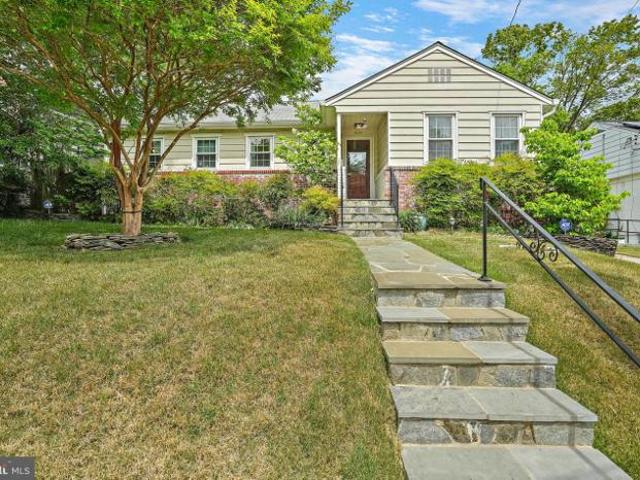 4219 8th St S, Arlington, VA 22204